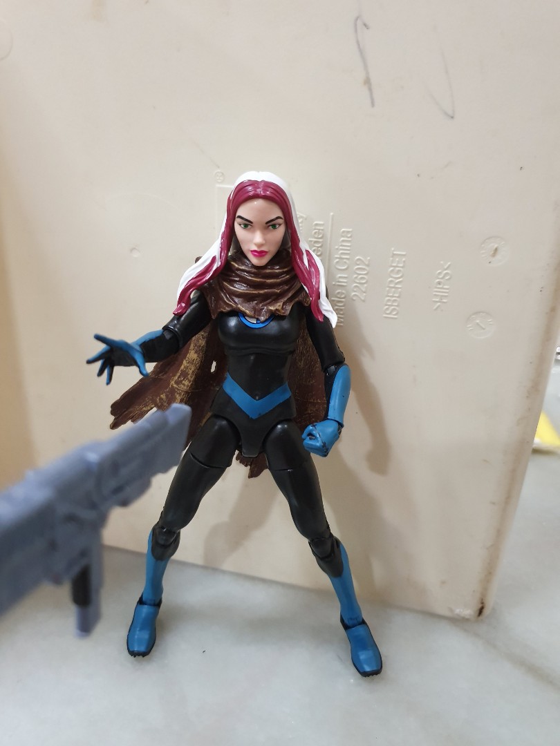 Marvel legends old woman susie, Hobbies & Toys, Toys & Games on Carousell