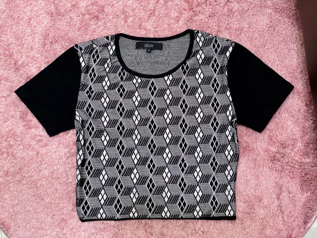 MDS Crop Tank, Women's Fashion, Tops, Sleeveless on Carousell