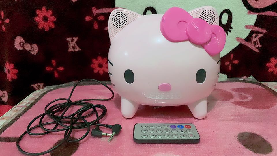 Hello Kitty speaker, Audio, Soundbars, Speakers & Amplifiers on Carousell
