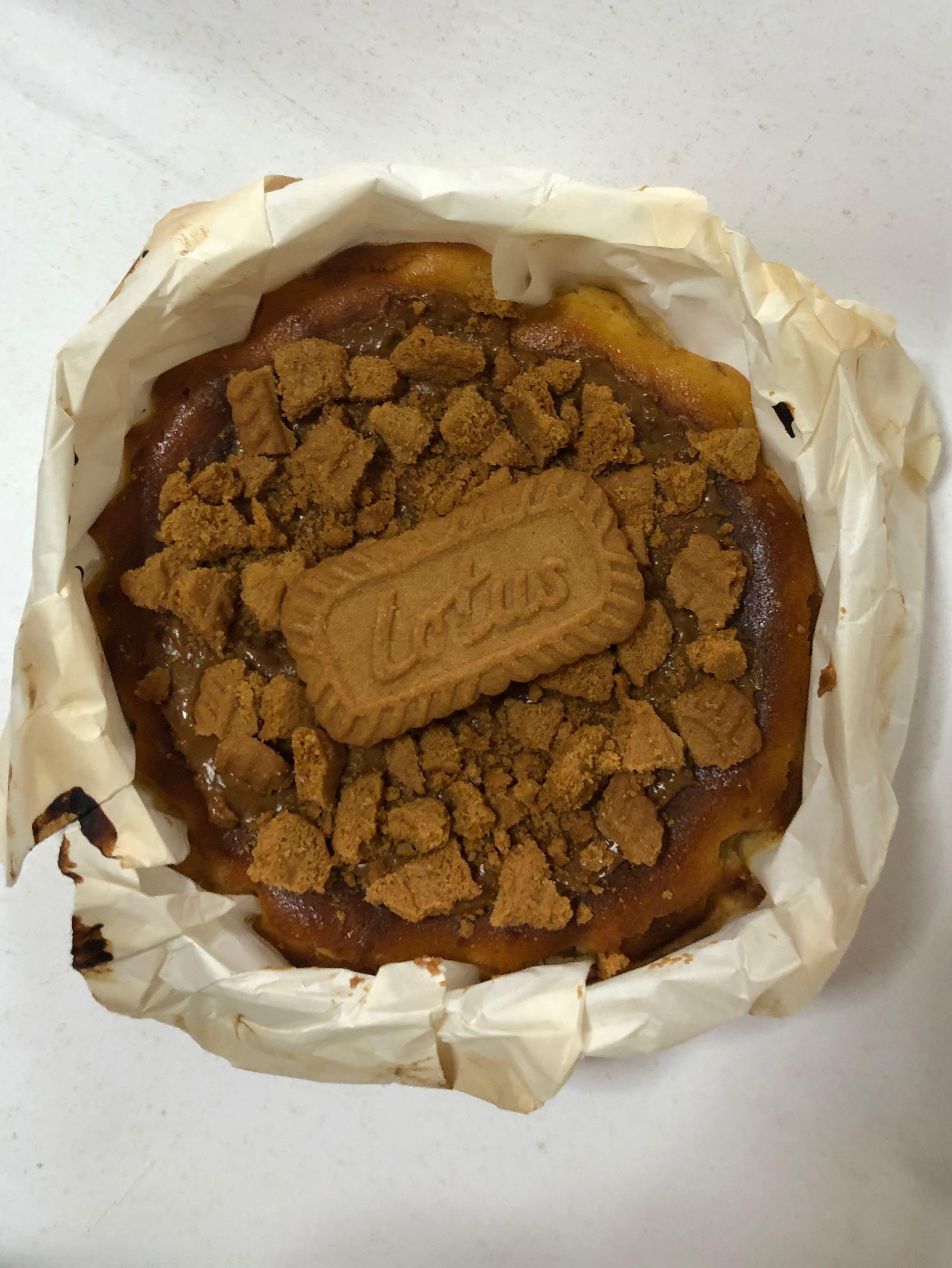 Lotus Biscoff Basque Burnt Cheesecake/ Birthday Cheese Cake, Food ...