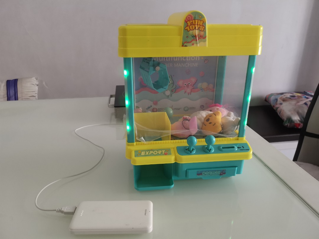 Mini claw grab machine free 5 toys, Hobbies & Toys, Toys & Games on ...