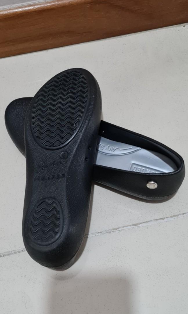 Monobo SIGNATURE EMMA US6, Women's Fashion, Footwear, Flipflops and ...