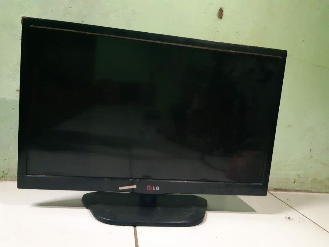TV LG 22inch tipe 22LN400, Elektronik, TV & Perlengkapan Hiburan di ...
