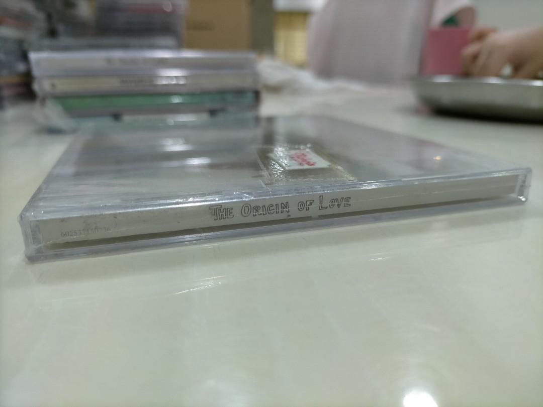 (CD) Mika - The Origin Of Love, Hobbies & Toys, Music & Media, CDs ...