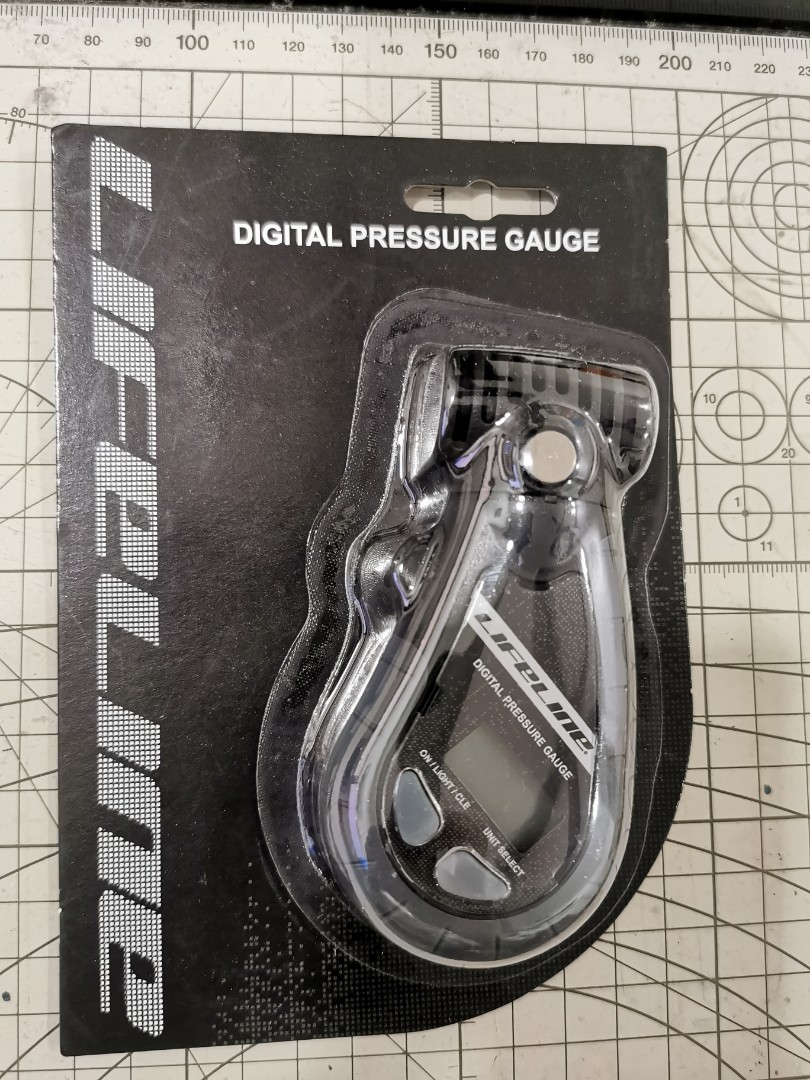Lifeline Digital Pressure Gauge, Sports Equipment, Bicycles & Parts ...