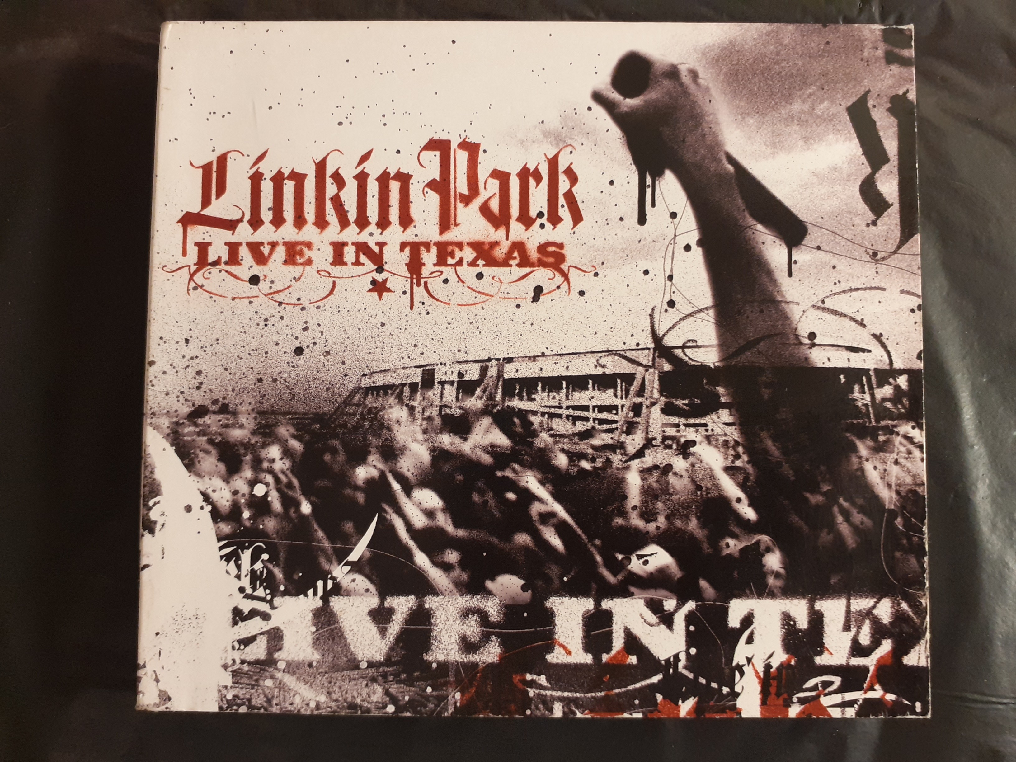 Linkin Park ~ LIVE IN TEXAS CD + DVD, 興趣及遊戲, 音樂、樂器 & 配件, 音樂與媒體 - CD 及 ...