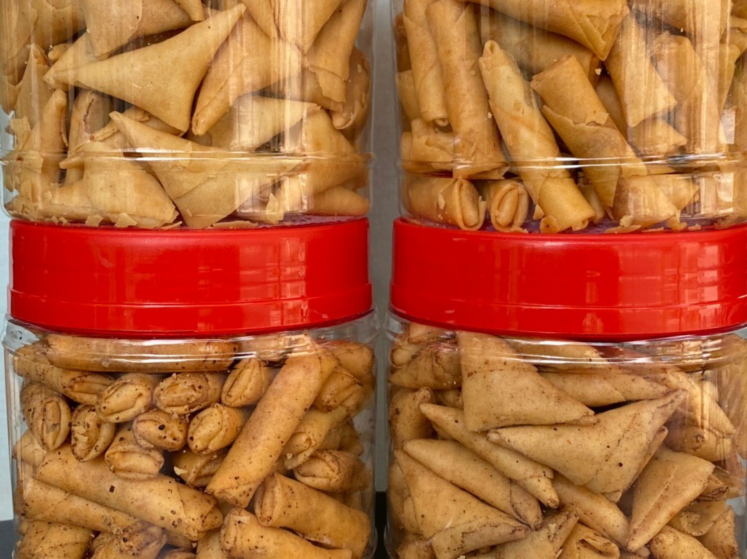 (READY STOCK) CNY TRUFFLE SAMOSA AND HAE BEE HIAM, Food & Drinks ...