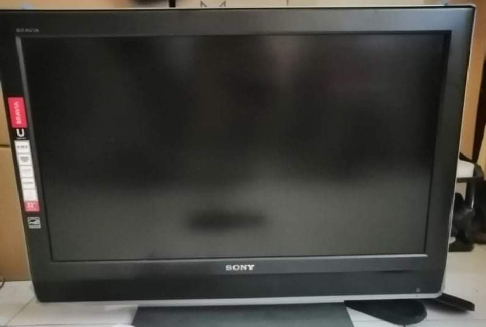 Sony Bravia TV with Free Devant DVD player, TV & Home Appliances, TV ...