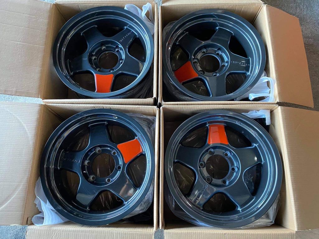 17" Overland Rebel Grey/ Orange spoke mags 6Holes pcd 139 bnew, Car ...