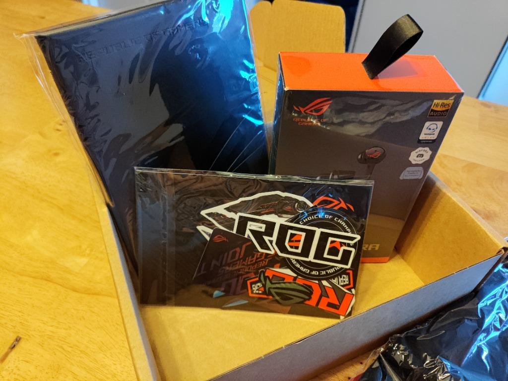 ASUS ROG Ultimate Gift Box Bundle, Mobile Phones & Gadgets, Mobile ...