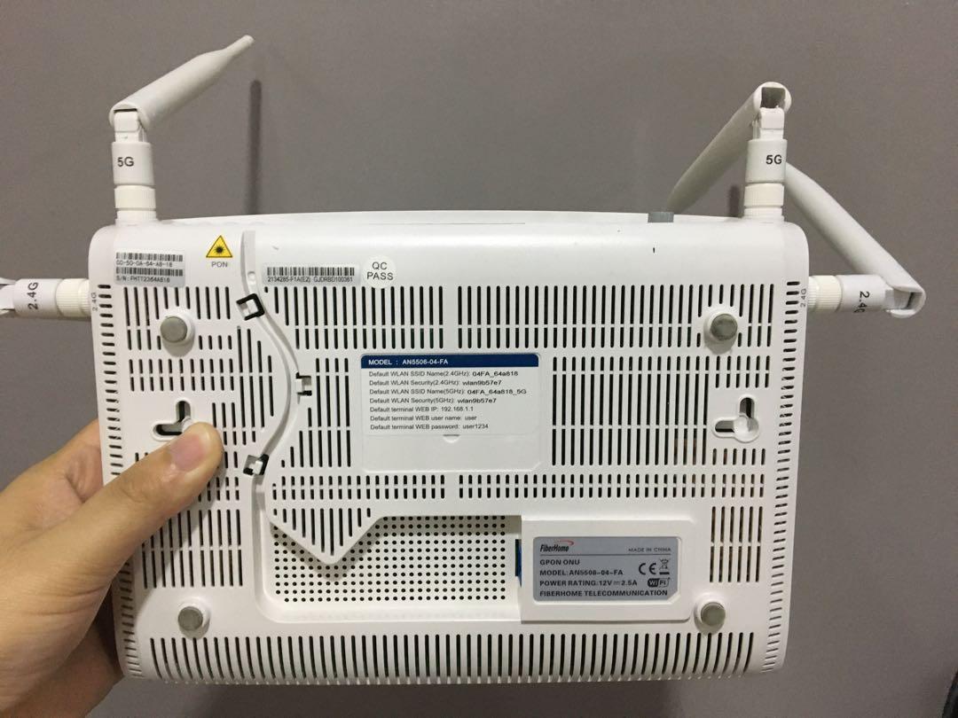 Used YTL optical terminal unit (2.4Ghz & 5Ghz), Computers & Tech, Parts ...