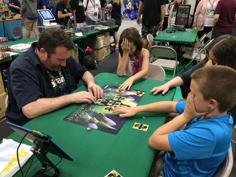 One Night Ultimate Alien (Card Game), Hobbies & Toys, Toys & Games on ...