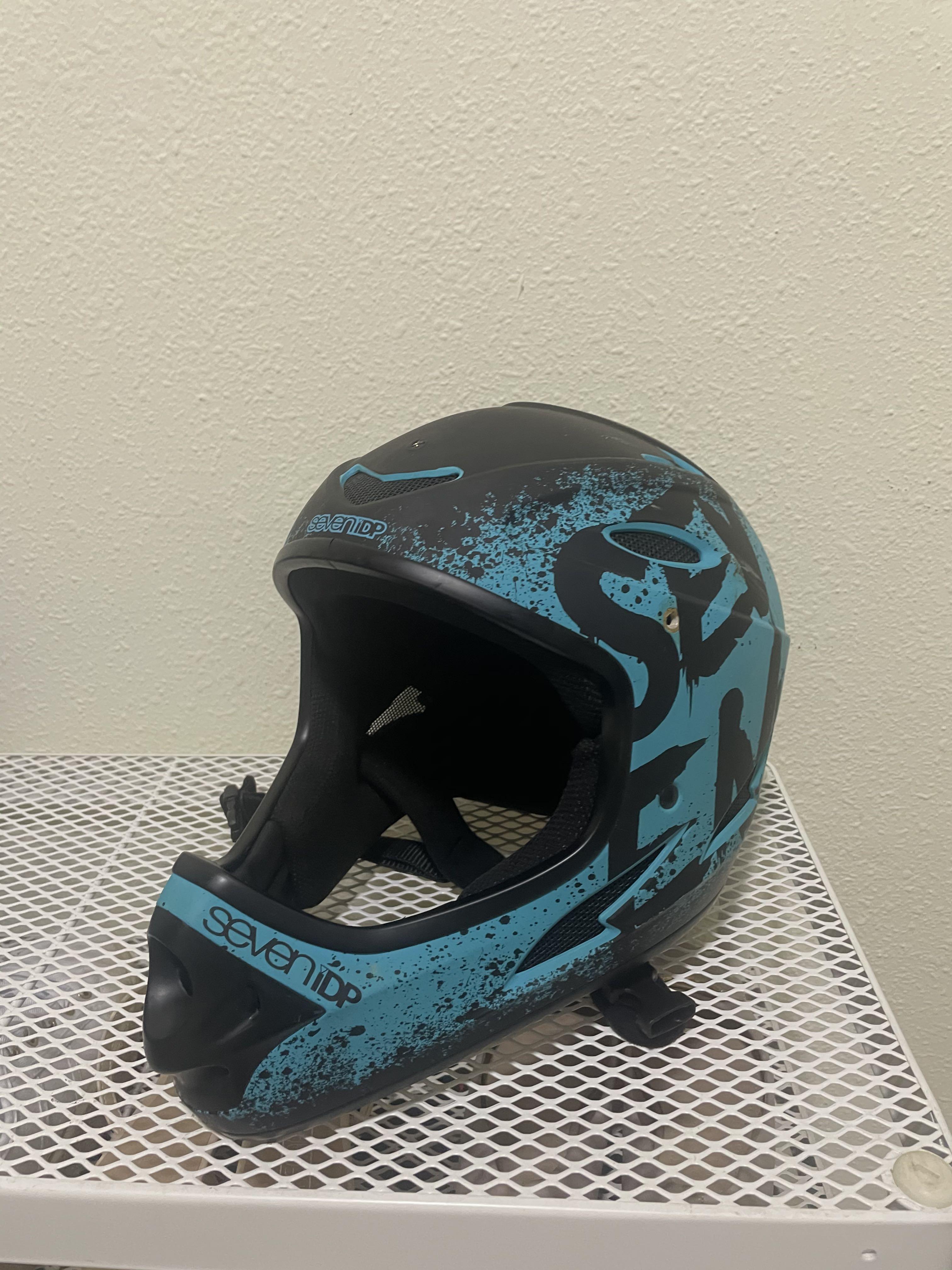 SEVEN IDP HELMET, Sports Equipment, Bicycles & Parts, Bicycles on Carousell