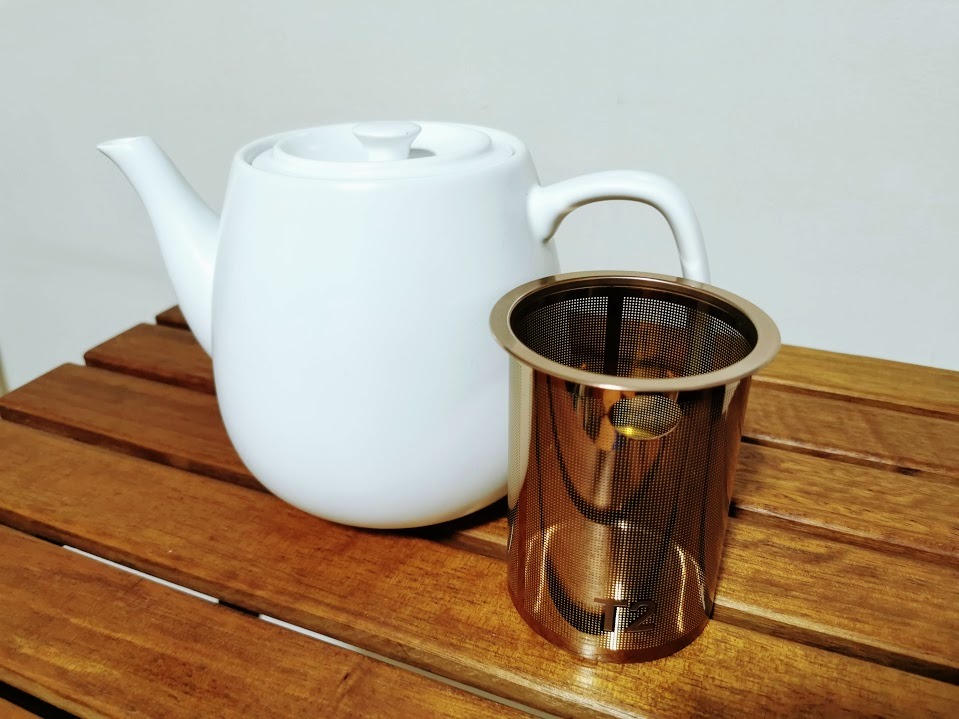 T2 Teaset Hugo White Teapot with Rose Gold Infuser (Large), Furniture ...