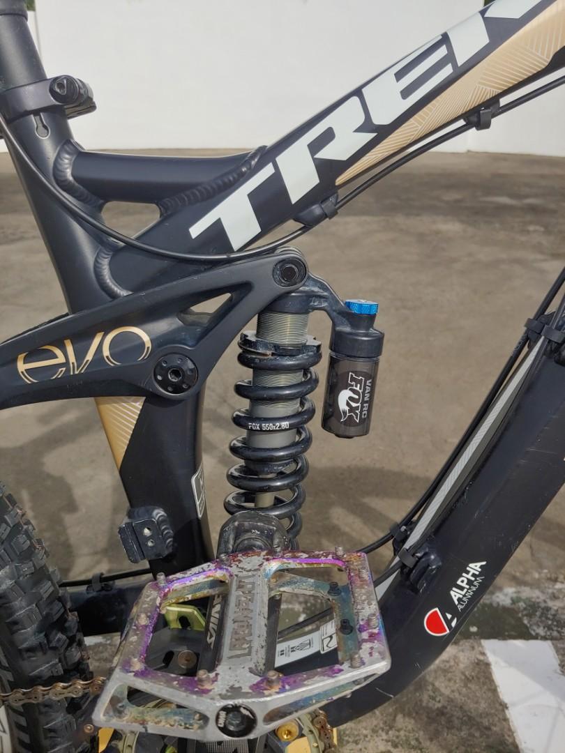 TREK SCRATCH 8 FULL SUSPENSION MOUNTAIN BIKE, Sports Equipment ...