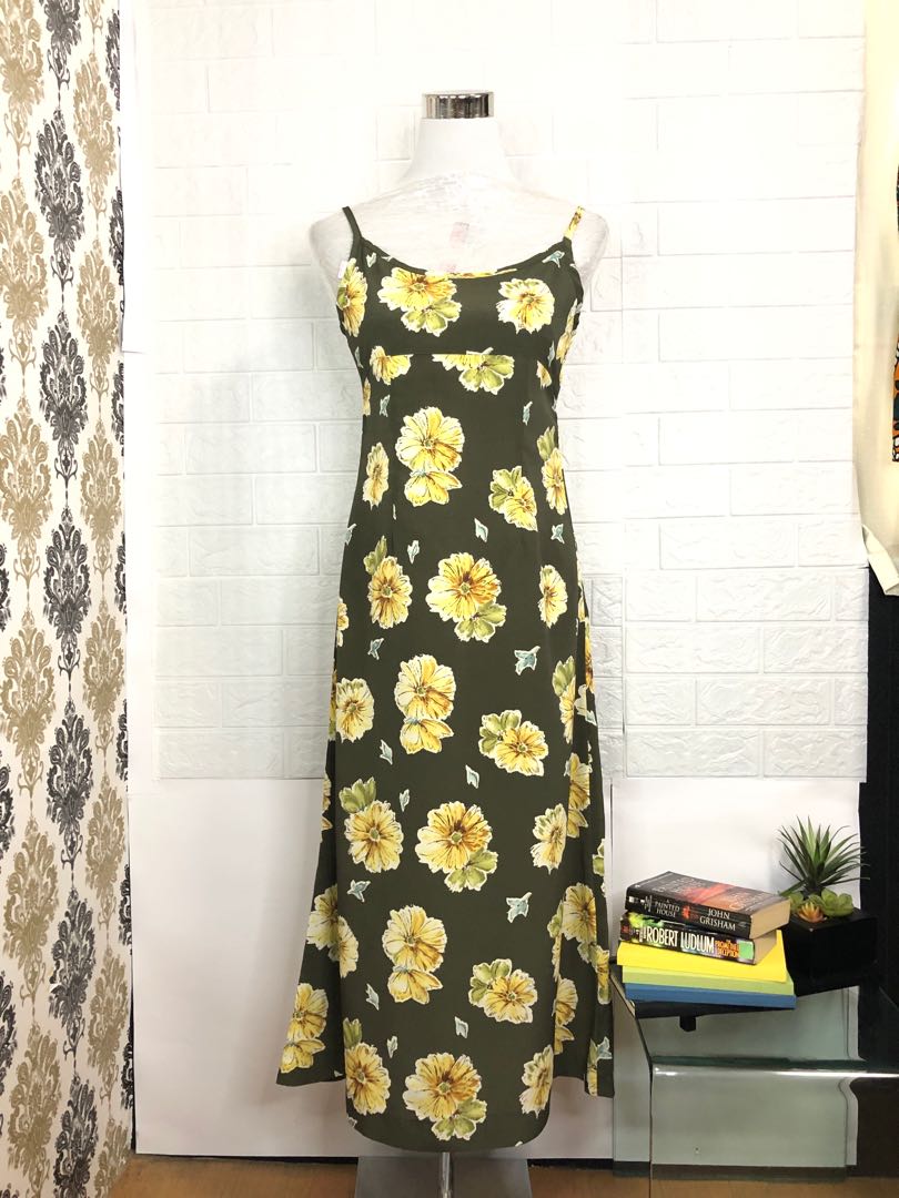 LUMOT GREEN FLORAL STRING MAXI DRESS, Women's Fashion, Dresses & Sets ...