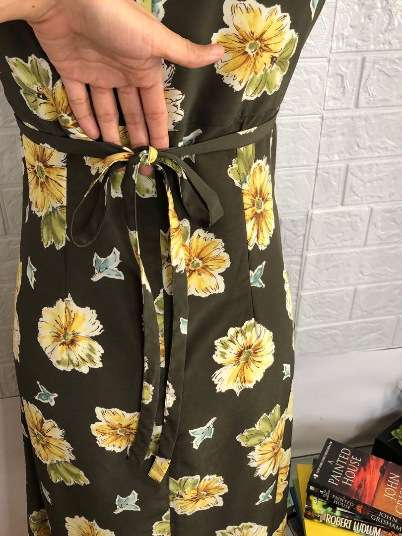 LUMOT GREEN FLORAL STRING MAXI DRESS, Women's Fashion, Dresses & Sets, Dresses on Carousell