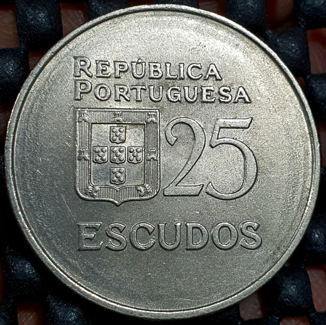 Portugal Coin 1982 25 Escudos UNC, Hobbies & Toys, Memorabilia ...