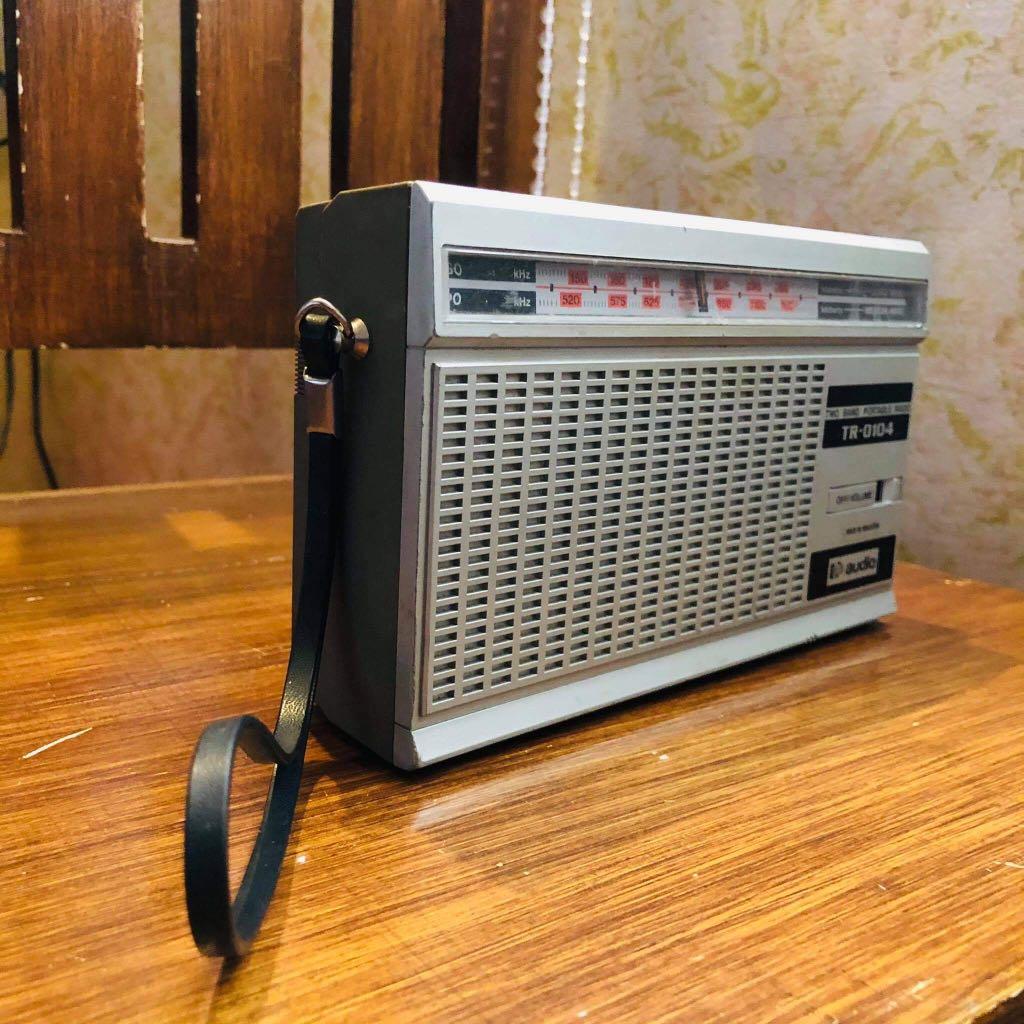 Vintage transistor radio, Hobbies & Toys, Memorabilia & Collectibles ...