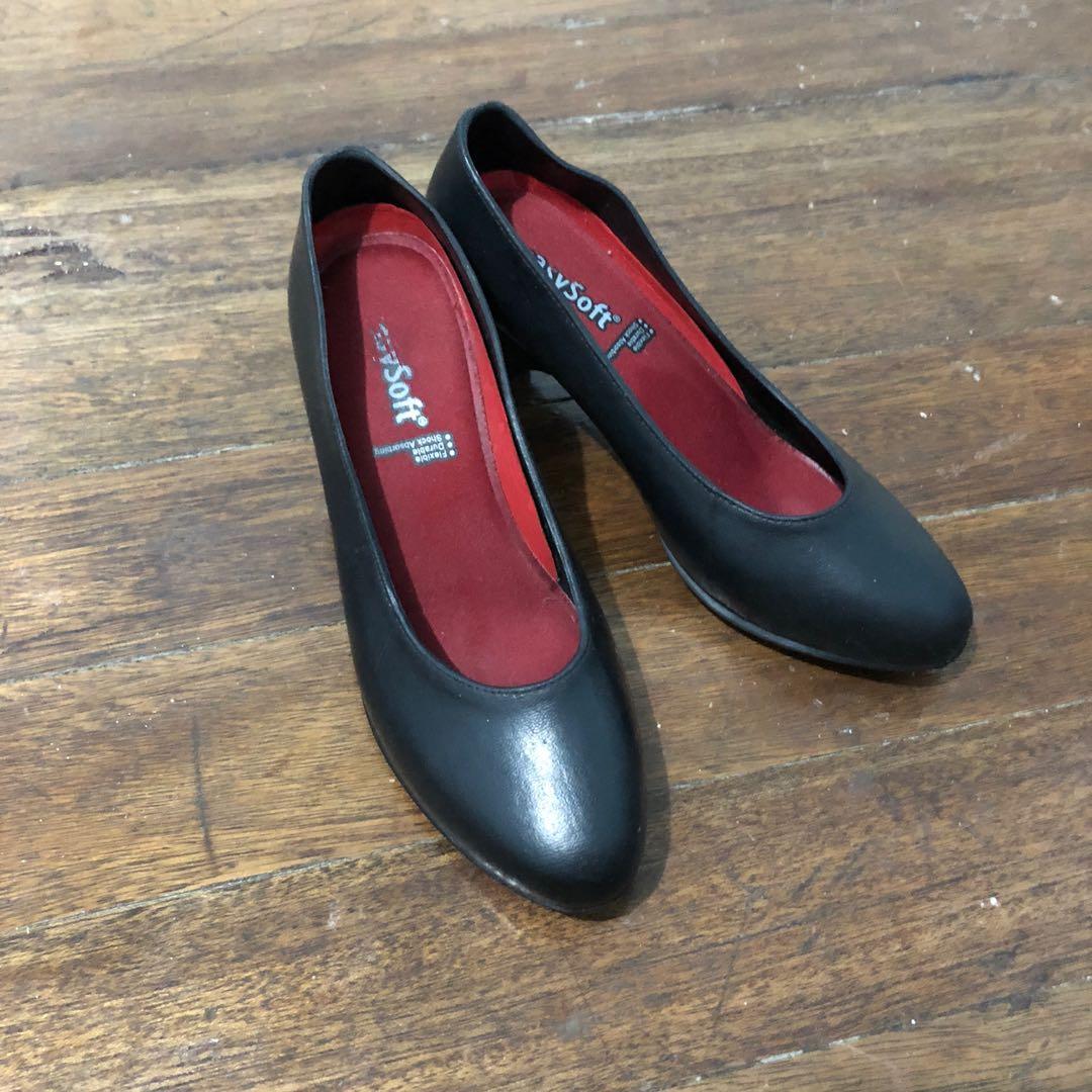 Easy Soft school shoes heels size 7, Women's Fashion, Footwear, Heels ...