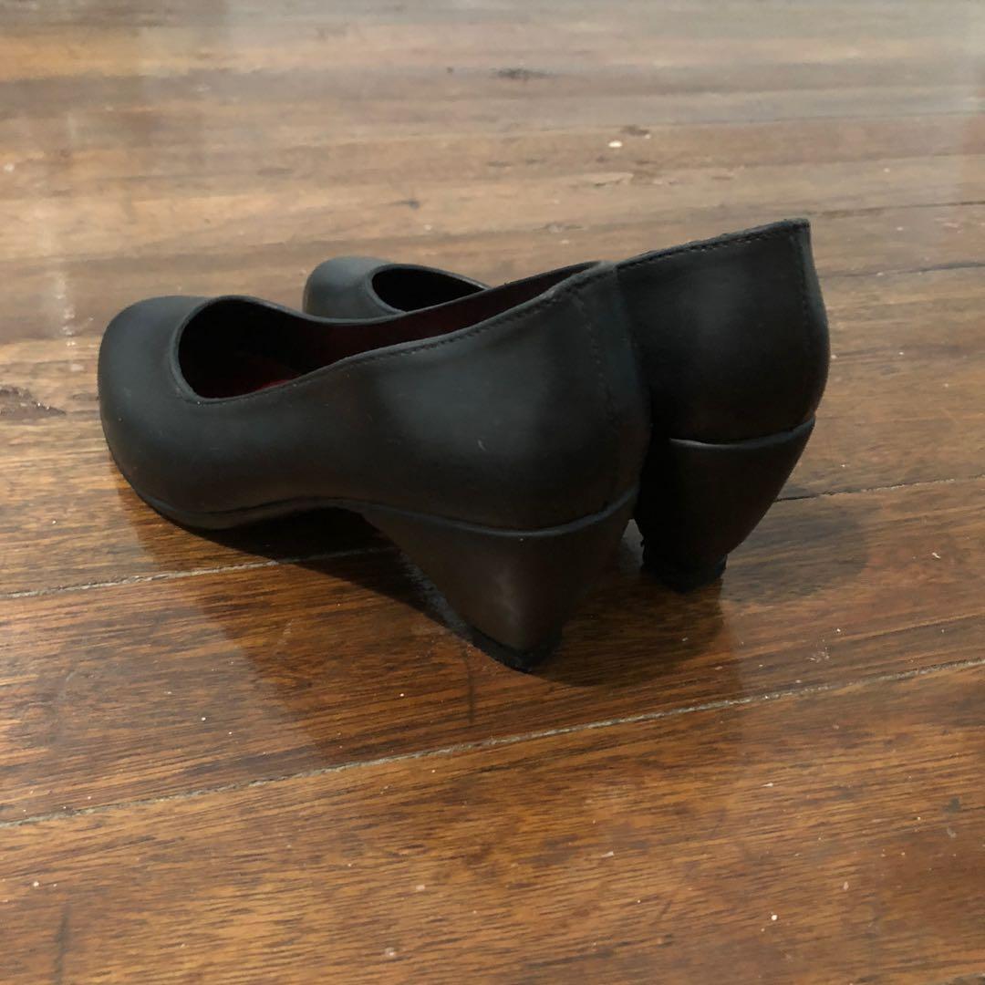 Easy Soft school shoes heels size 7, Women's Fashion, Footwear, Heels ...