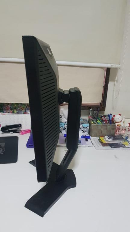 Dell 19" Monitor REV A01 (Model , Computers & Tech, Parts & Accessories ...