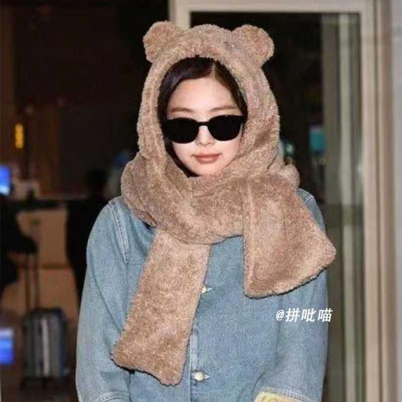 Jennie Blackpink Bear hoodie scarf, Women's Fashion, Watches ...