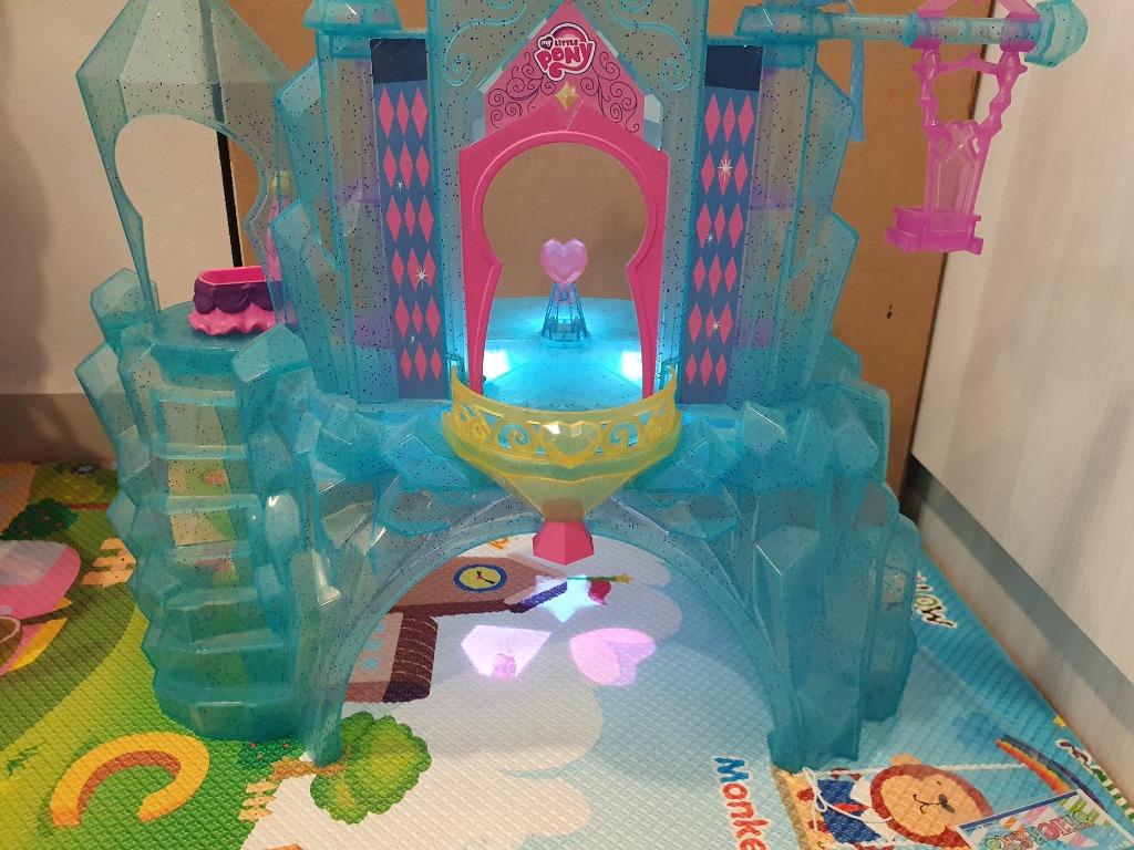 My Little Pony: The Movie Canterlot & Seaquestria Castle with Light-Up ...