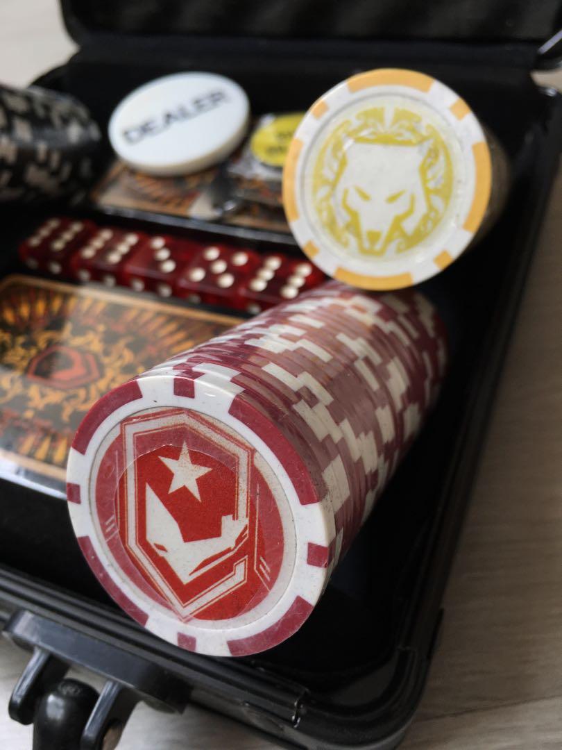 Starcraft 2 “Raynor’s Raiders” Poker Set Blizzard poker cards chips ...