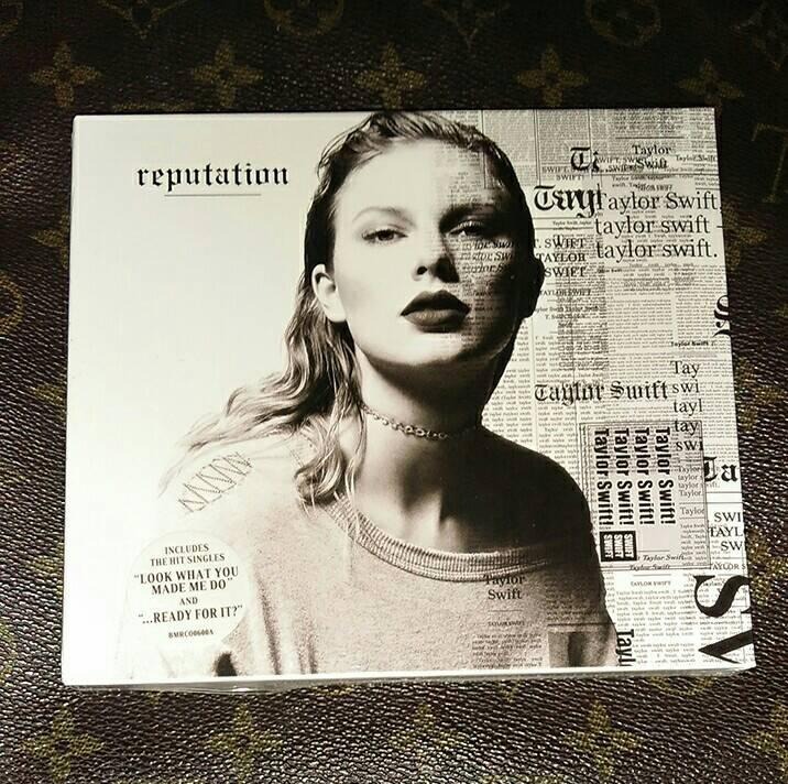 taylor swift, Hobbies & Toys, Music & Media, Music Accessories on Carousell