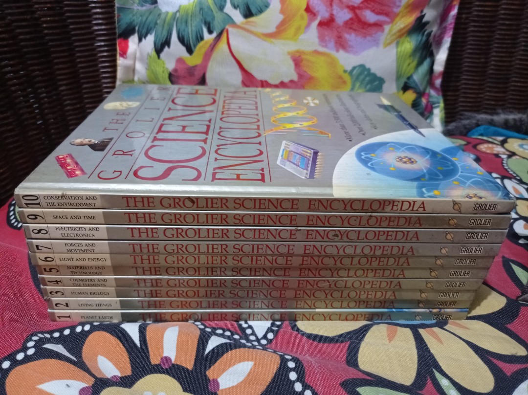 The Grolier Science Encyclopedia Set, Hobbies & Toys, Books & Magazines ...
