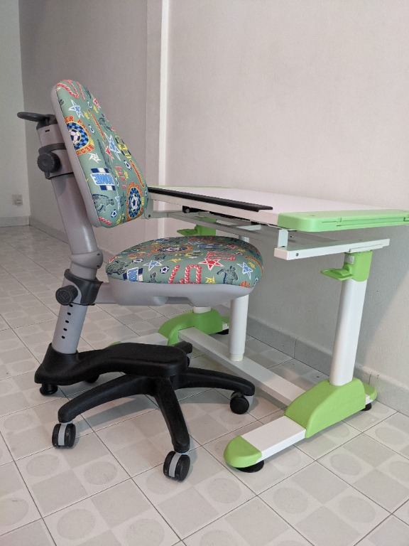 KinderFun Ergonomic Kids Table and Chair, GREEN, fully adjustable ...