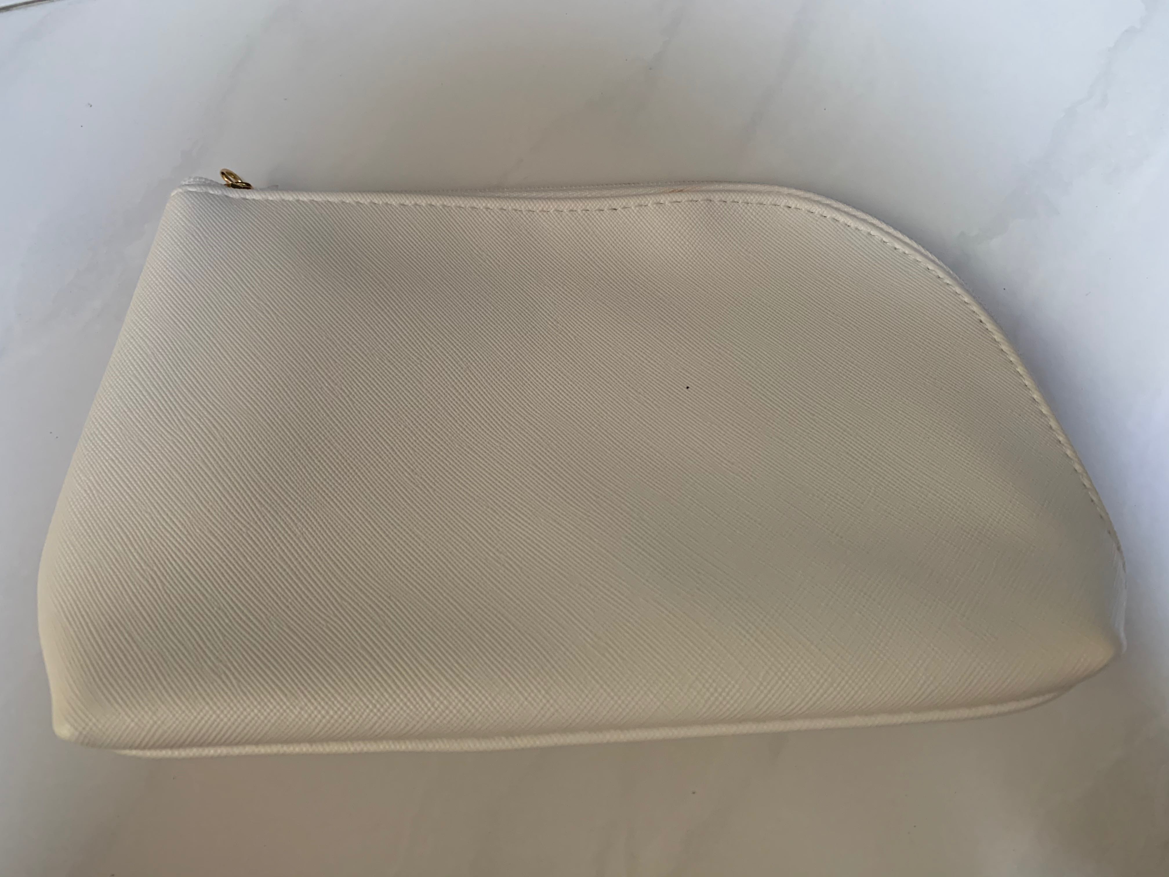 Mary Kay Cosmetic Pouch, Women's Fashion, Bags & Wallets, Purses ...