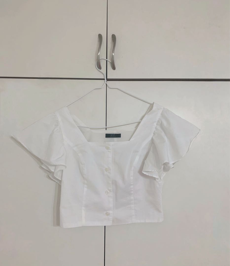 MGP Label White Flutter Top, Women's Fashion, Tops, Sleeveless on Carousell