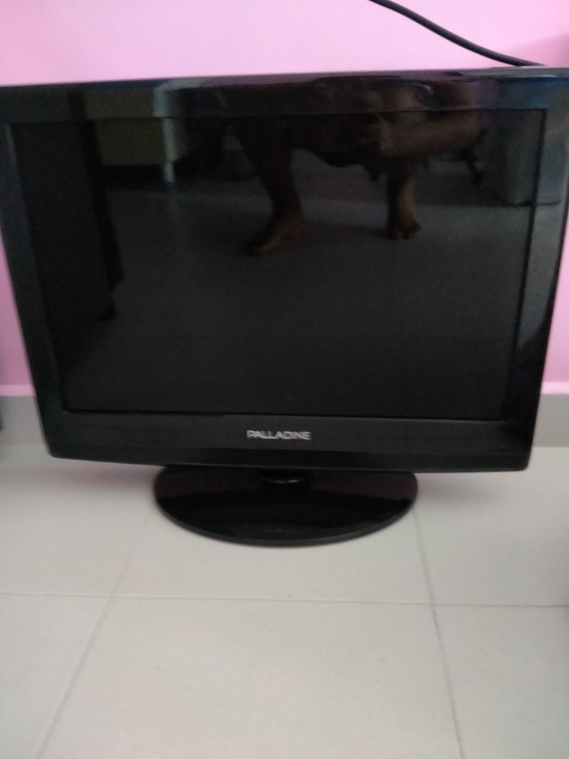 Not smart Tv, TV & Home Appliances, TV & Entertainment, TV on Carousell