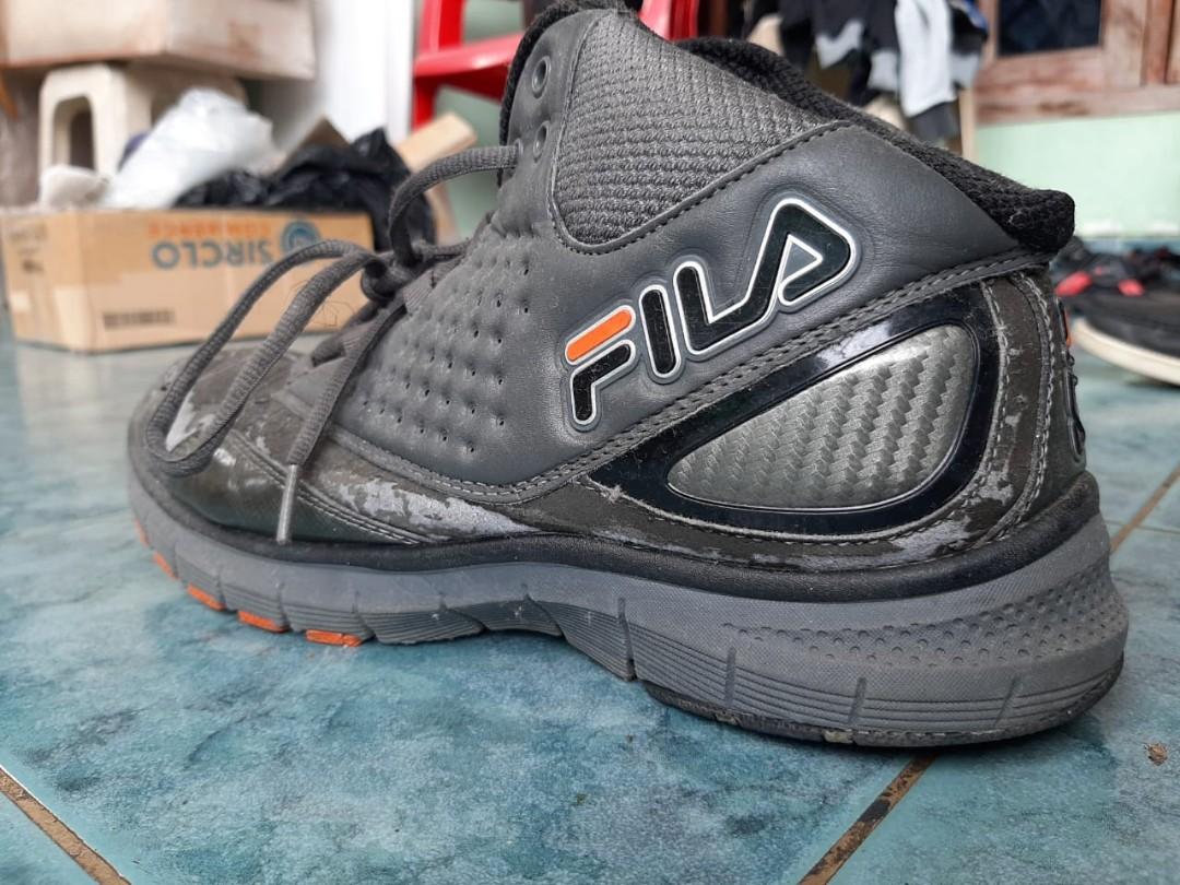 Sepatu FILA Pria, Fesyen Pria, Sepatu , Sneakers di Carousell