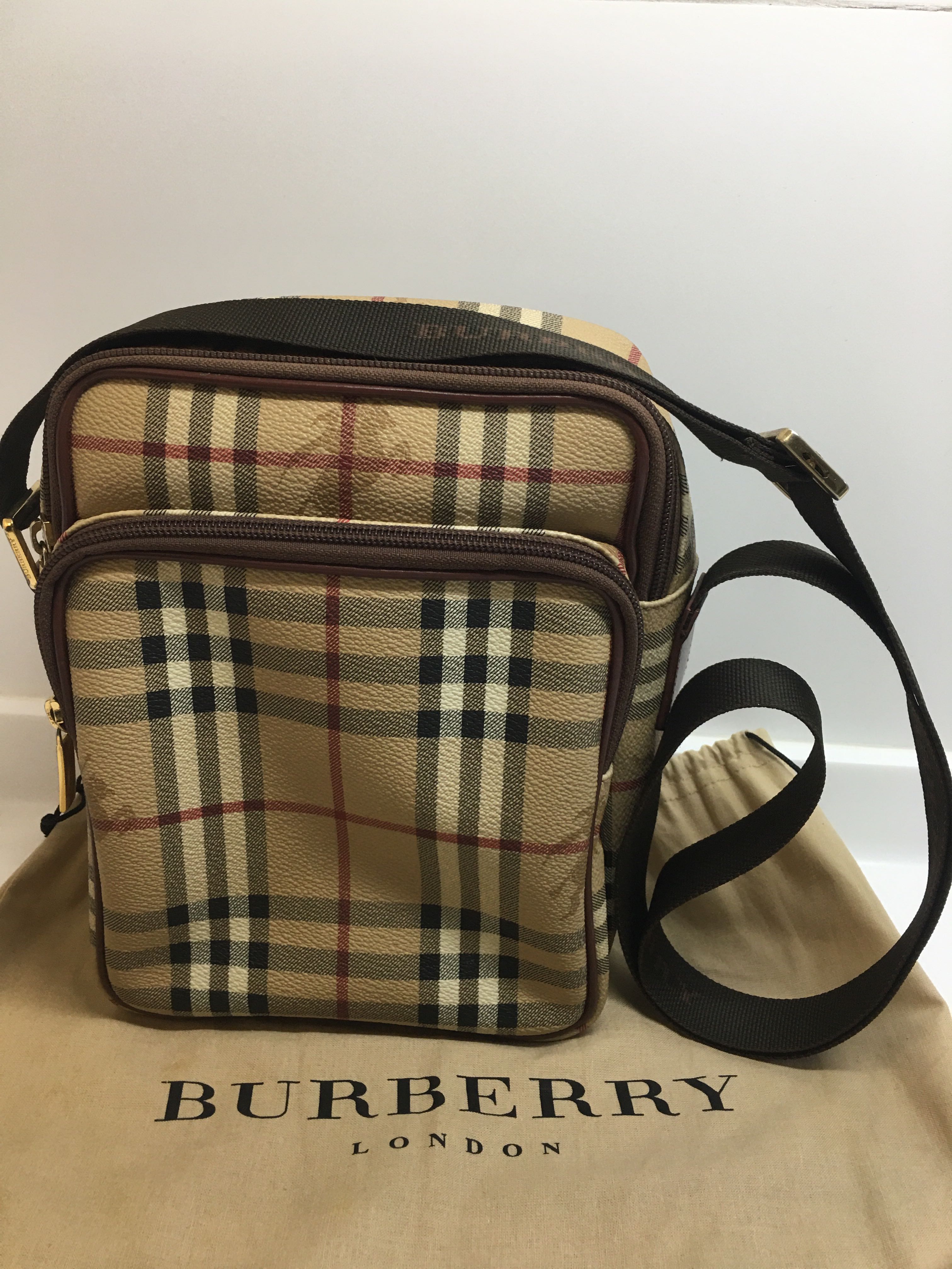 Authentic Burberry check vintage leather camera bag, Women's Fashion ...