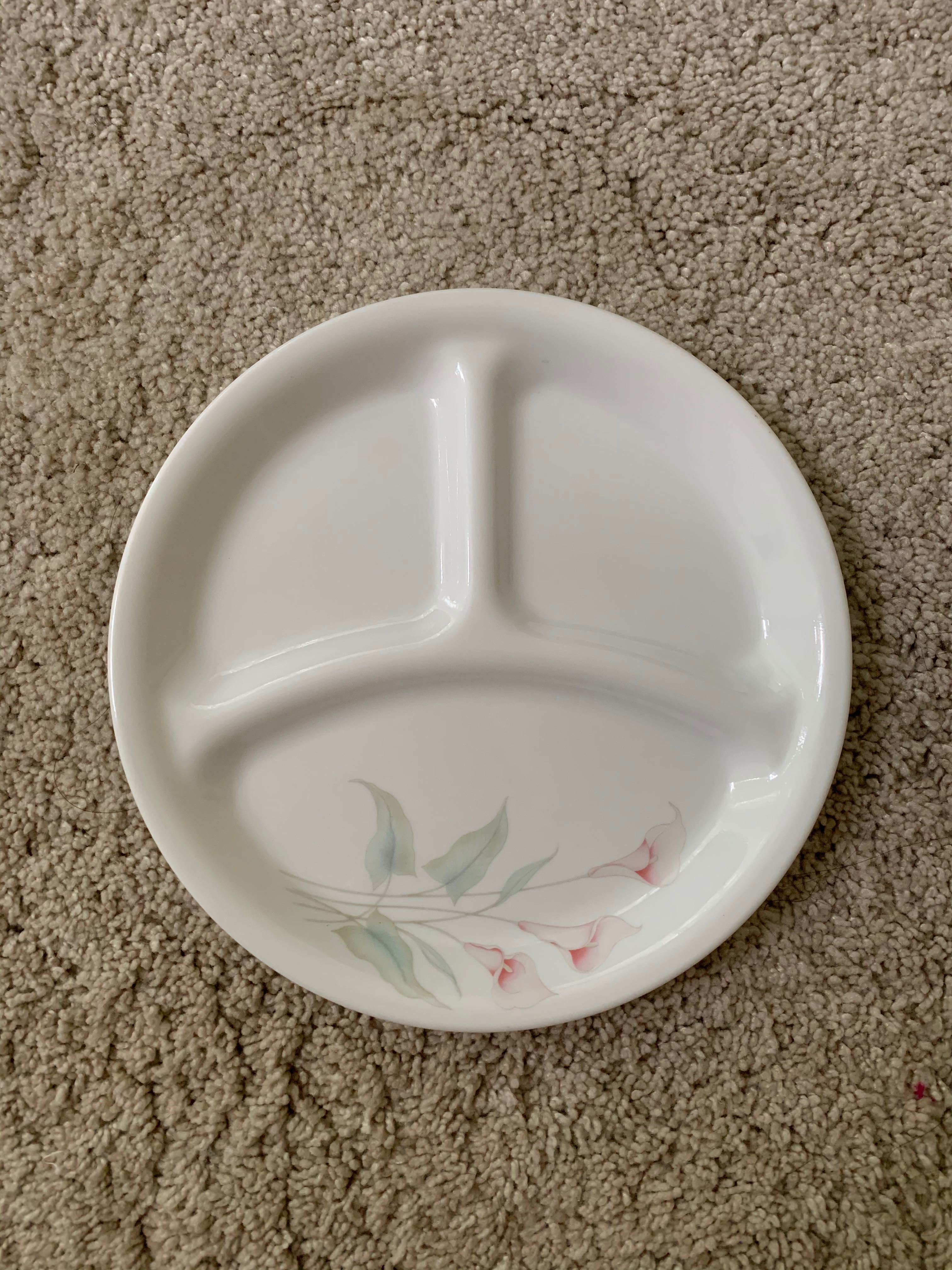 Corelle 3 compartment dish, Furniture & Home Living, Kitchenware ...