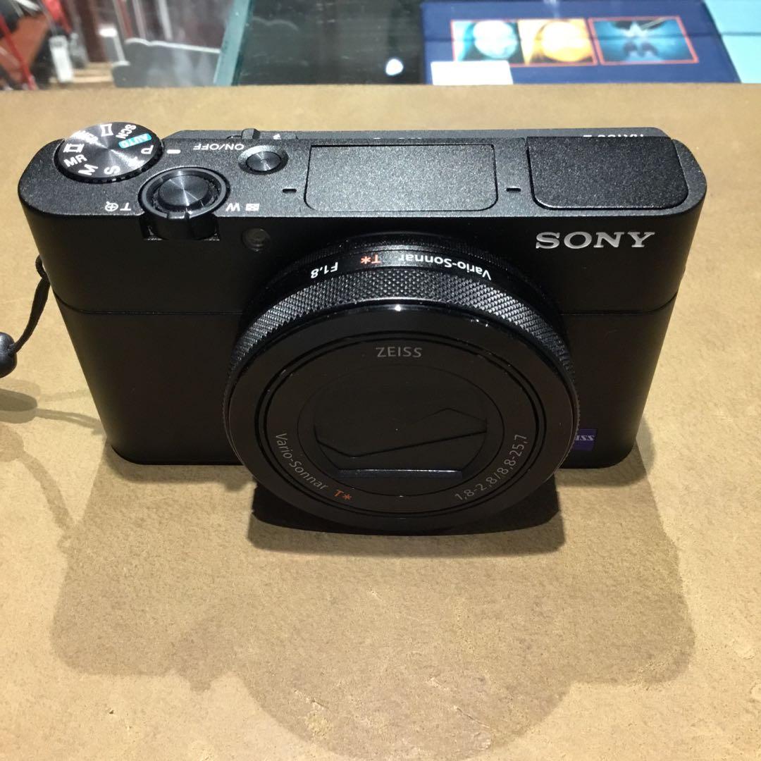 Sony RX100 Mk5, Photography, Cameras on Carousell