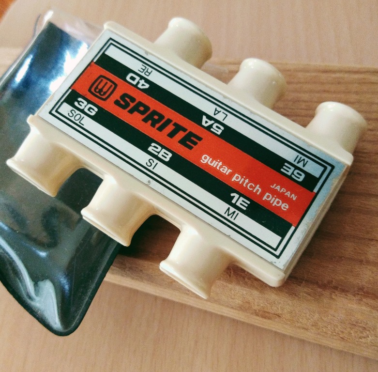 Classical Guitar pitch tuning pipe , Hobbies & Toys, Music & Media ...