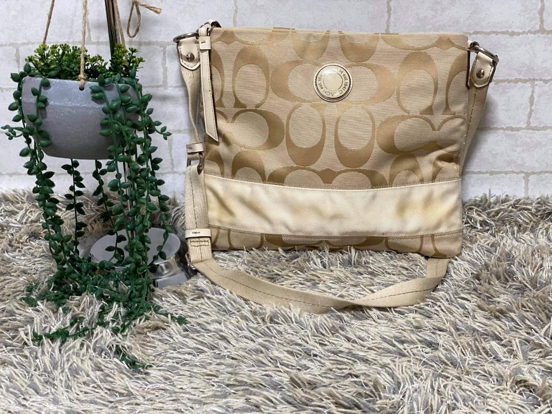C O A C H Bag no. A1276-F19220, Luxury, Bags & Wallets on Carousell