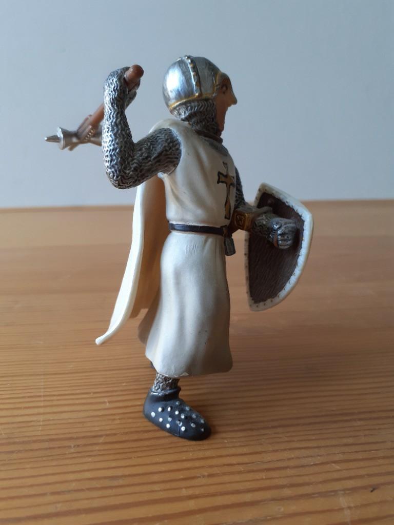 Crusader Knight Figure, Hobbies & Toys, Toys & Games on Carousell