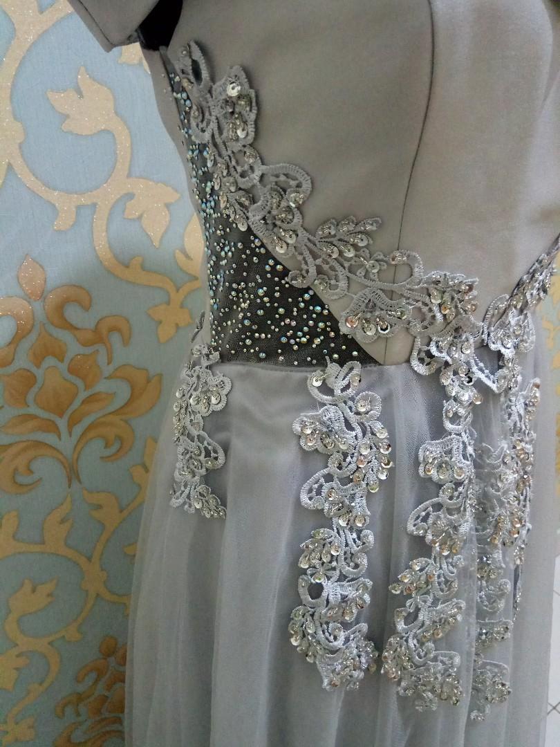 Gaun Premium Silver, Fesyen Wanita, Pakaian Wanita, Gaun & Rok di Carousell