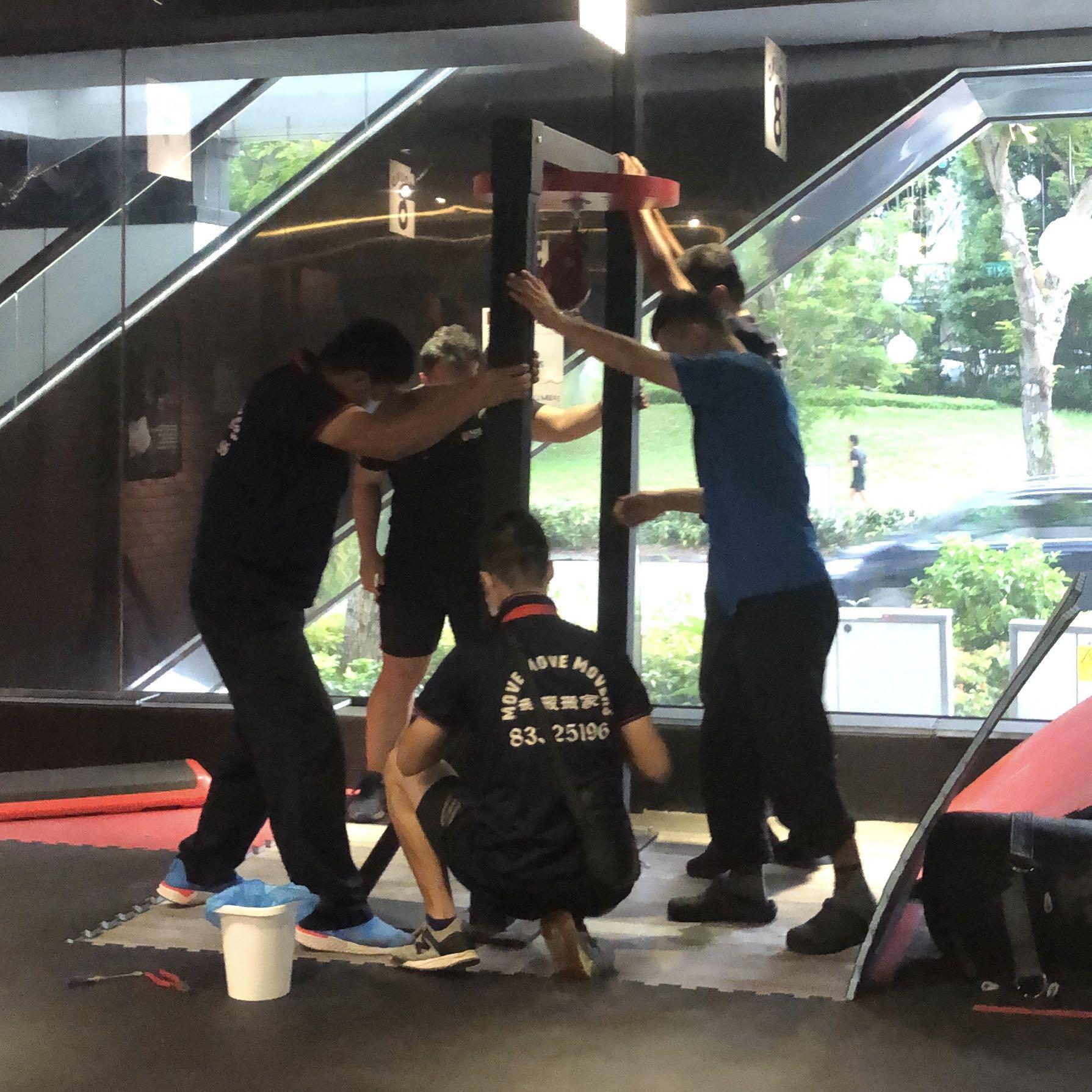 LORRY MOVER with Power tailgate 🚛🚛🚛 MOVING / FURNITURE DISPOSAL ...