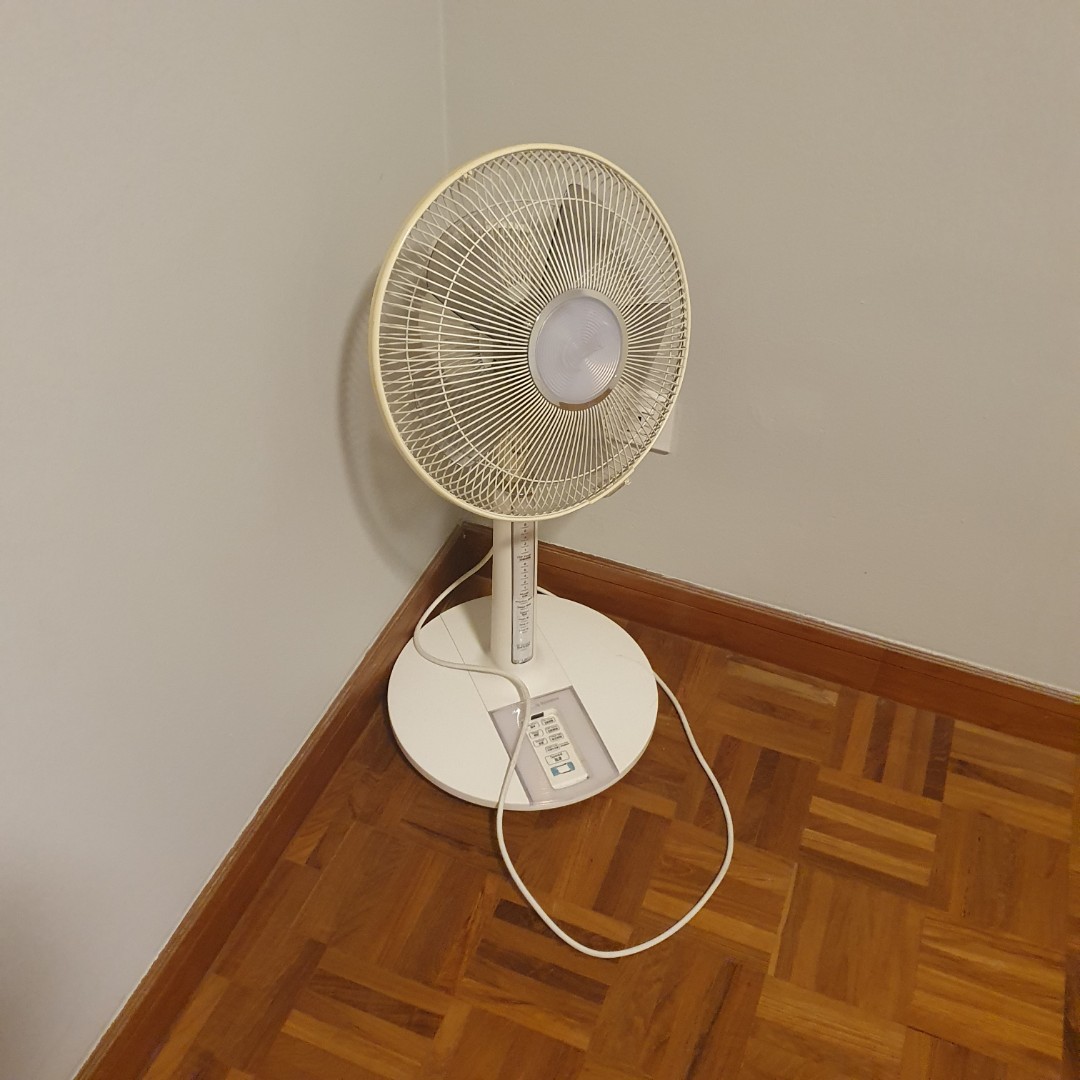 Hitachi Low Standing Fan, Furniture & Home Living, Lighting & Fans ...