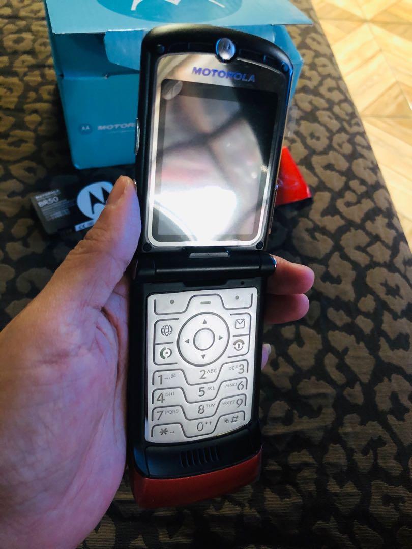 motorola v3 red, Mobile Phones & Gadgets, Walkie-Talkie on Carousell