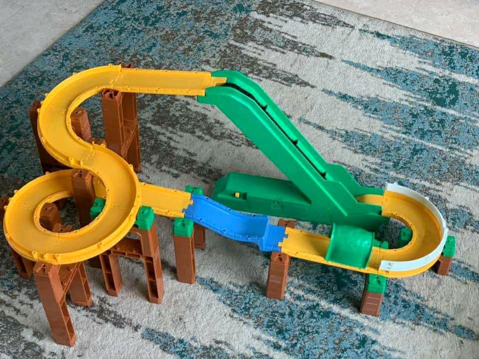 Tomica Road track with lifting, Hobbies & Toys, Toys & Games on Carousell