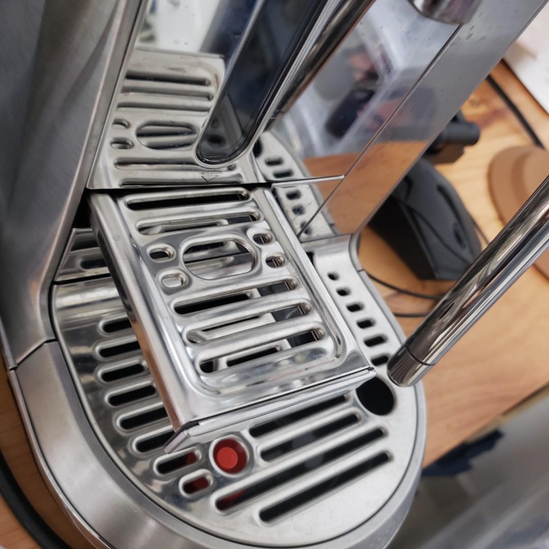 Nespresso Creatista Plus Coffee Machine 連capsule 架, 電視及其他電器 , 廚房用具, 咖啡機 ...
