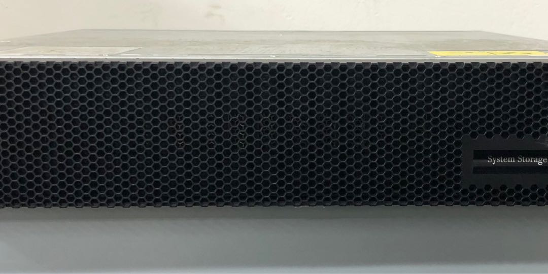 IBM System Storage N3220 2857-A22 兩片控制板 兩個 ups 24個 2.5寸硬盤位, 家庭電器, 轉插器及 ...