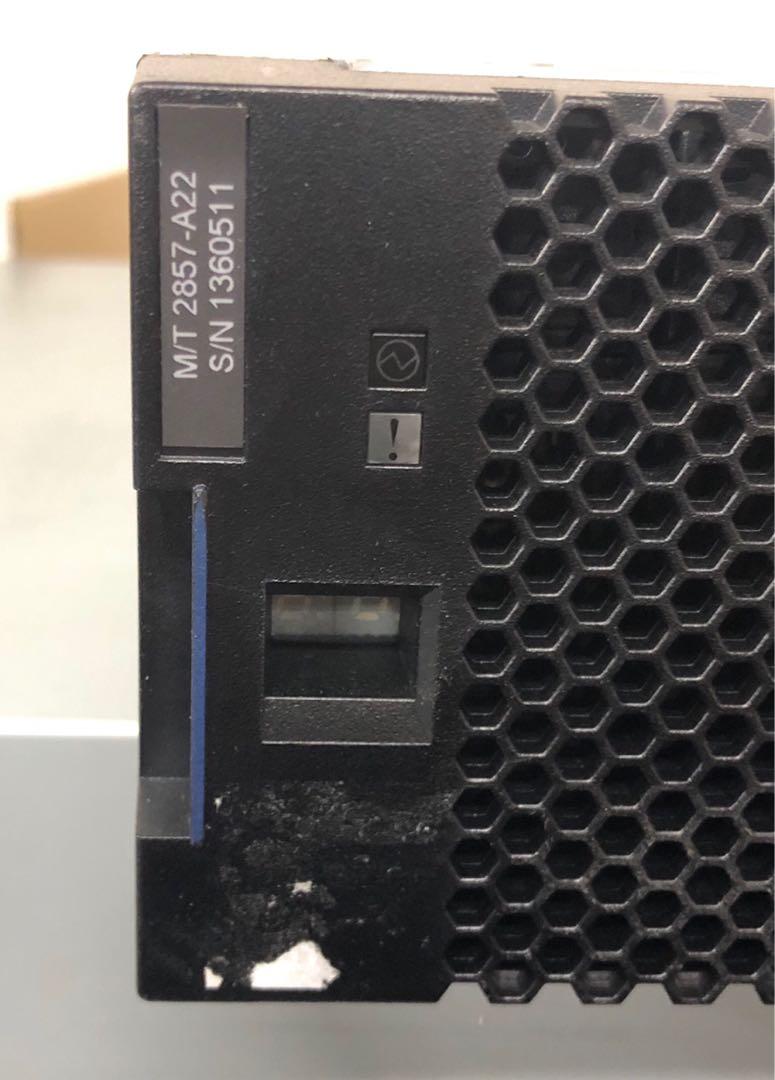 IBM System Storage N3220 2857-A22 兩片控制板 兩個 ups 24個 2.5寸硬盤位, 家庭電器, 轉插器及 ...